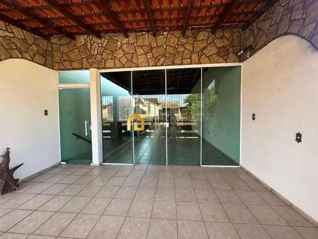 Casa / Sobrado para Venda em Sorocaba/SP Jardim das Flores 4 Quartos