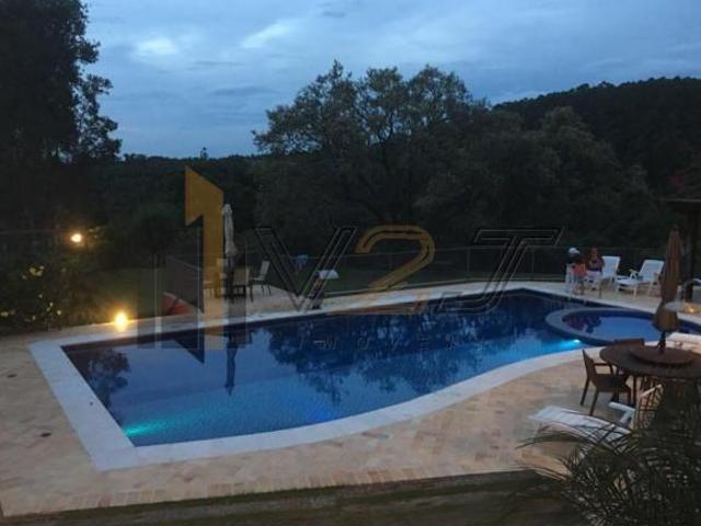 Casa Sobrado para Venda no Condomínio Vale da Santa Fé na Cidade de Vinhedo/SP