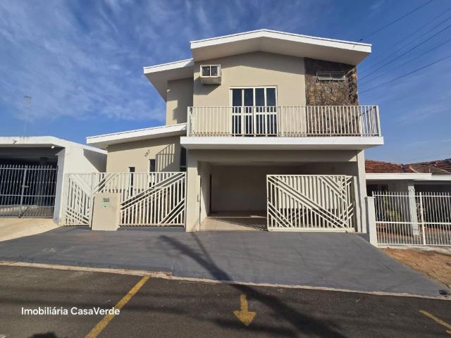Casa sobrado para alugar com 3 quartos no São Francisco, Catanduva Imobiliária Casa Verde Catanduva