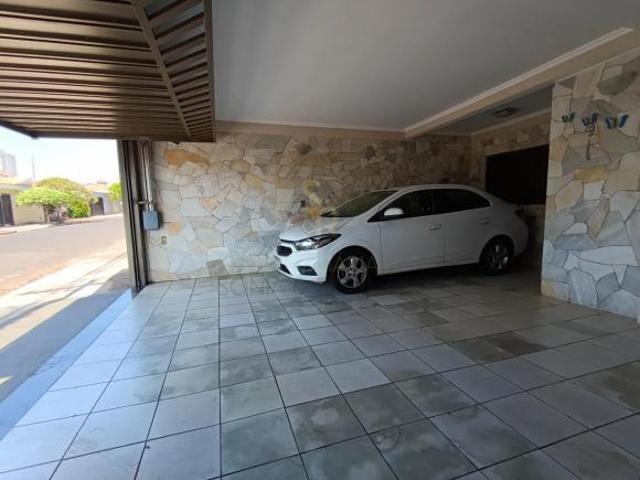 Casa sobrado para locação e venda e locação no Bairro Parque das Figueiras, em Ribeirão Preto
