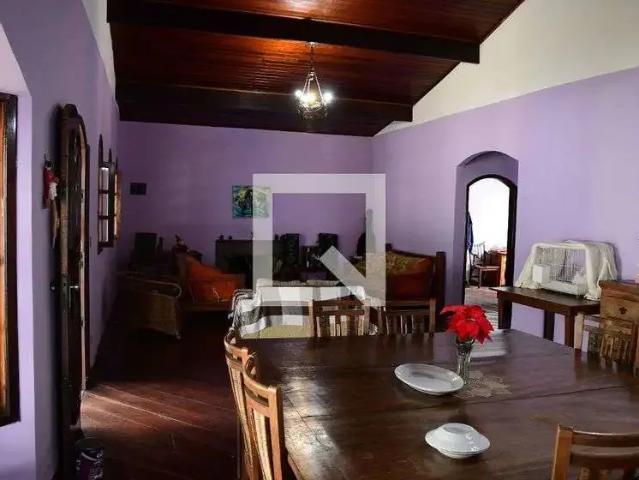 Casa / Sobrado para Locação em Cotia/SP Vila Jovina 4 Quartos
