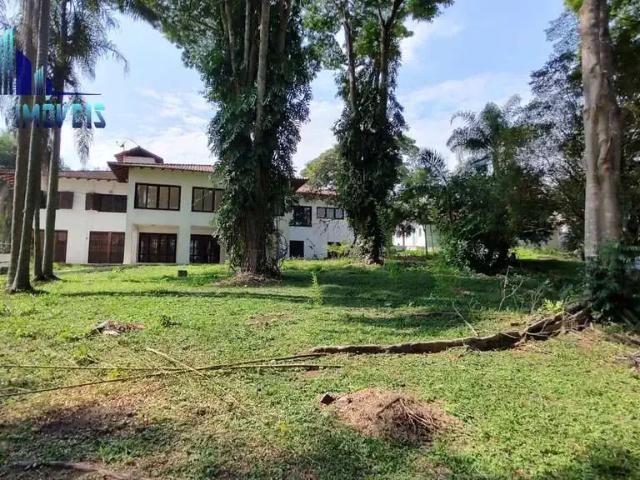 Casa / Sobrado para Locação em Cotia/SP Vila Jovina 6 Quartos