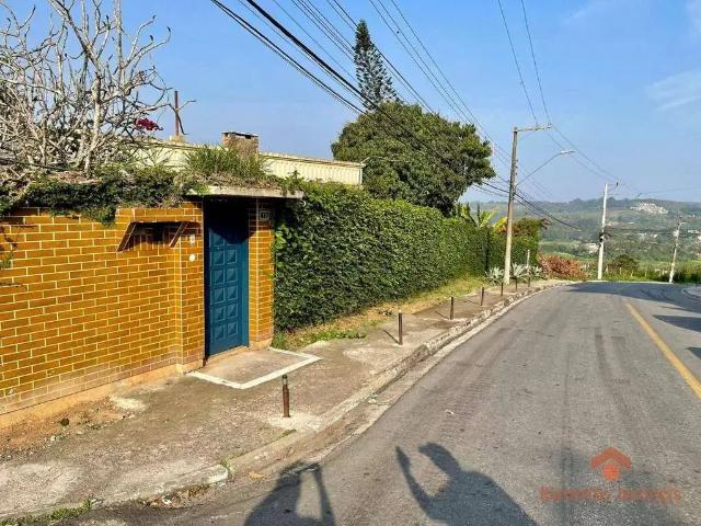 Casa / Sobrado para Locação em Cotia/SP Vila São Joaquim 6 Quartos