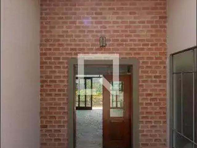 Casa / Sobrado para Locação em Cotia/SP Vila Santo Antônio 5 Quartos