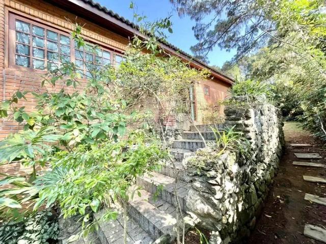 Casa / Sobrado para Locação em Cotia/SP Vila Santo Antônio 5 Quartos