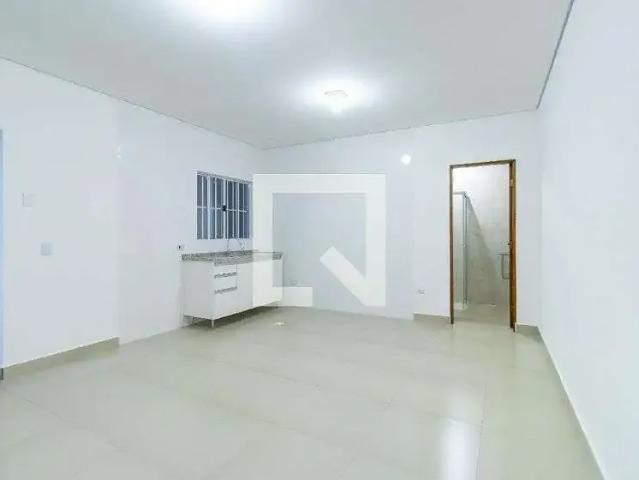 Casa / Sobrado para Locação em Cotia/SP Centro 2 Quartos