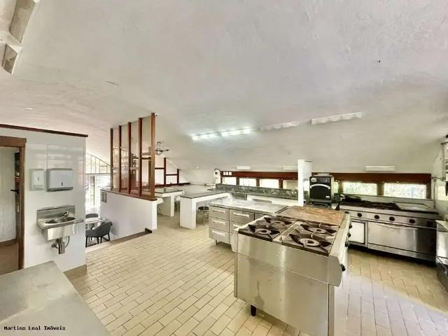 Casa / Sobrado para Locação em Cotia/SP Chácara Eliana 4 Quartos