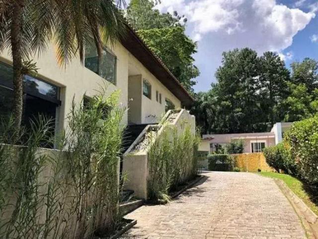 Casa / Sobrado para Locação em Cotia/SP Chácara Granja Velha 4 Quartos