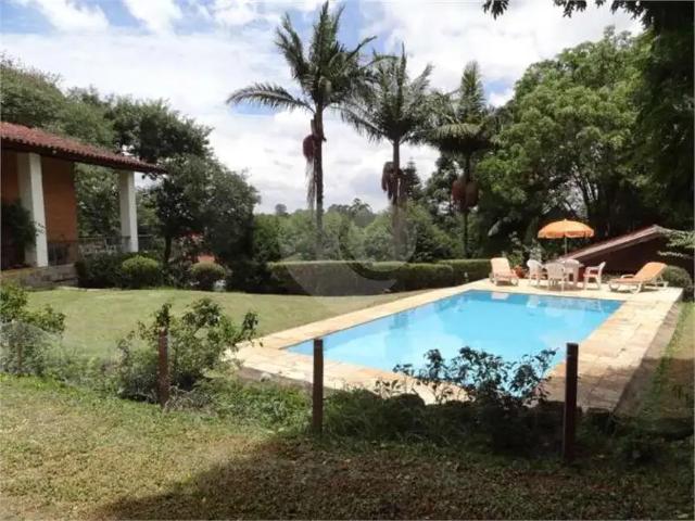 Casa / Sobrado para Locação em Cotia/SP Granja Viana 5 Quartos