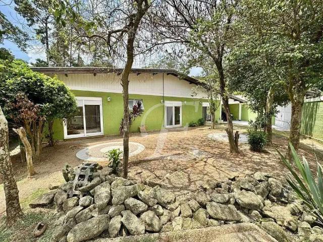 Casa / Sobrado para Locação em Cotia/SP Granja Viana 8 Quartos