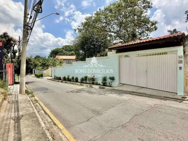 Casa / Sobrado para Locação em Cotia/SP Granja Viana 8 Quartos