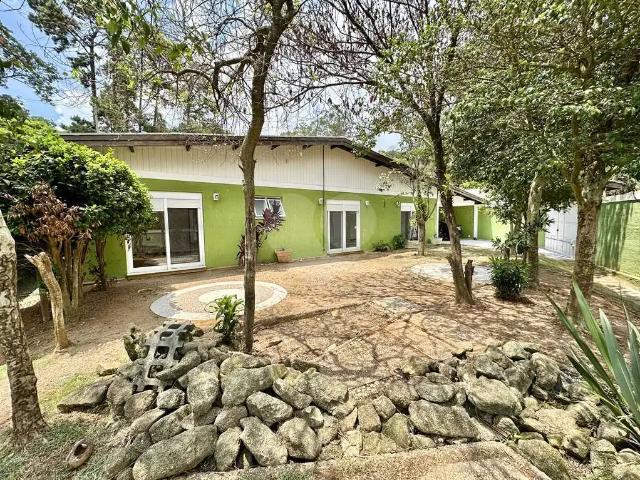 Casa / Sobrado para Locação em Cotia/SP Granja Viana 8 Quartos