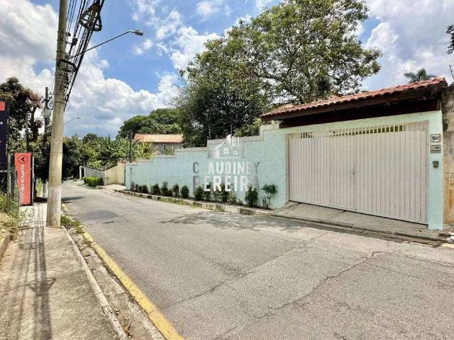 Casa / Sobrado para Locação em Cotia/SP Granja Viana 8 Quartos