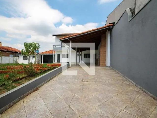 Casa / Sobrado para Locação em Cotia/SP Jardim Sabiá 3 Quartos