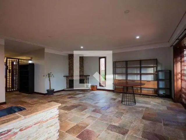 Casa / Sobrado para Locação em Cotia/SP Jardim Semiramis 3 Quartos