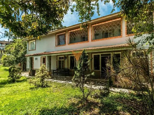 Casa / Sobrado para Locação em Cotia/SP Moinho Velho 2 Quartos