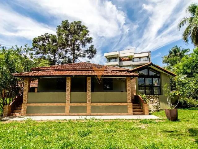 Casa / Sobrado para Locação em Cotia/SP Moinho Velho 4 Quartos