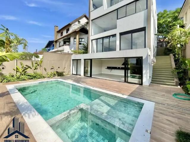 Casa / Sobrado para Locação em Cotia/SP São Paulo II 4 Quartos