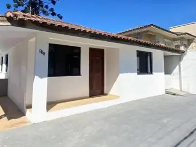 Casa / Sobrado para Locação em Colombo/PR Centro 3 Quartos