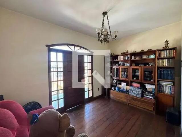 Casa / Sobrado para Locação em Contagem/MG Três Barras 6 Quartos