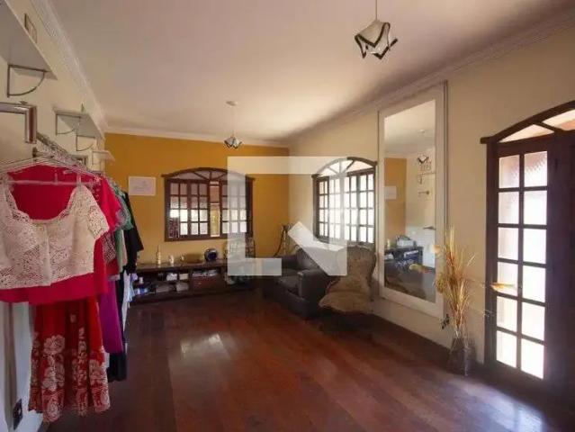 Casa / Sobrado para Locação em Contagem/MG Três Barras 6 Quartos