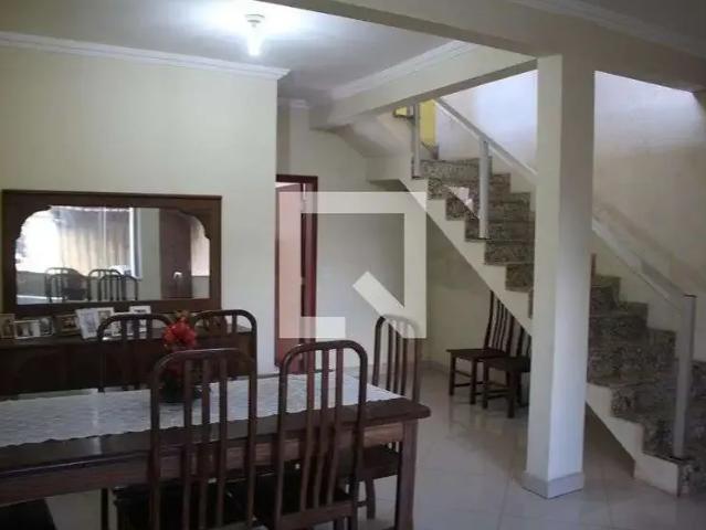 Casa / Sobrado para Locação em Contagem/MG Água Branca 4 Quartos