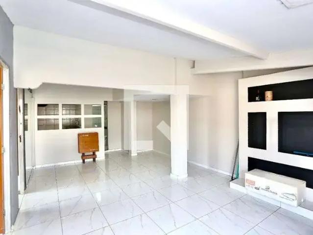 Casa / Sobrado para Locação em Contagem/MG Água Branca 2 Quartos