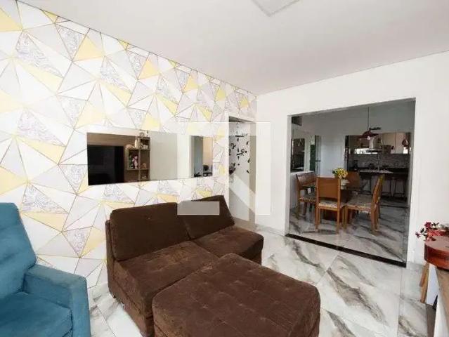 Casa / Sobrado para Locação em Contagem/MG Água Branca 3 Quartos