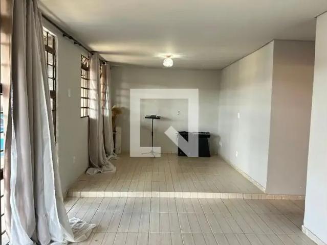 Casa / Sobrado para Locação em Contagem/MG Colonial 4 Quartos