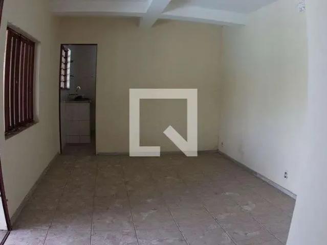 Casa / Sobrado para Locação em Contagem/MG Flamengo 2 Quartos