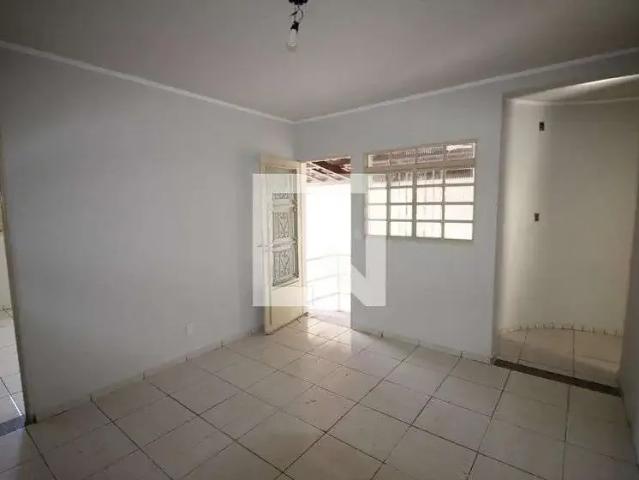 Casa / Sobrado para Locação em Contagem/MG Flamengo 2 Quartos