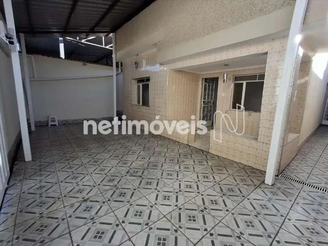 Casa / Sobrado para Locação em Contagem/MG Industrial 3 Quartos