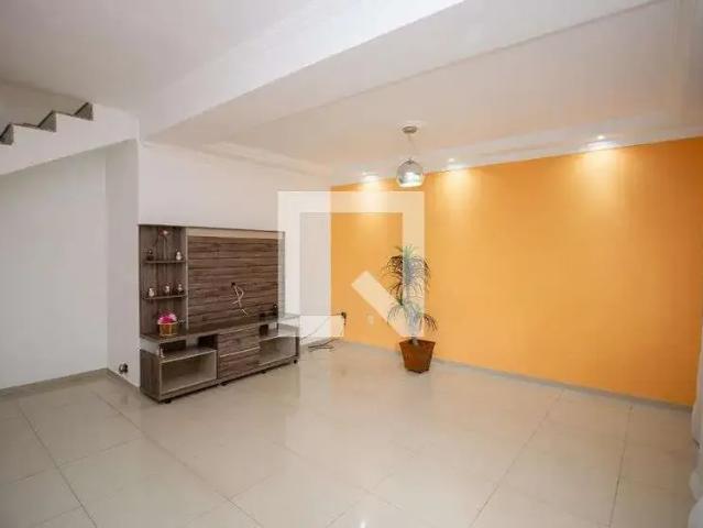 Casa / Sobrado para Locação em Contagem/MG Oitis 2 Quartos