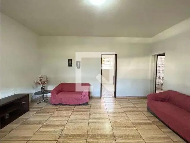 Casa / Sobrado para Locação em Contagem/MG Pedra Azul 3 Quartos