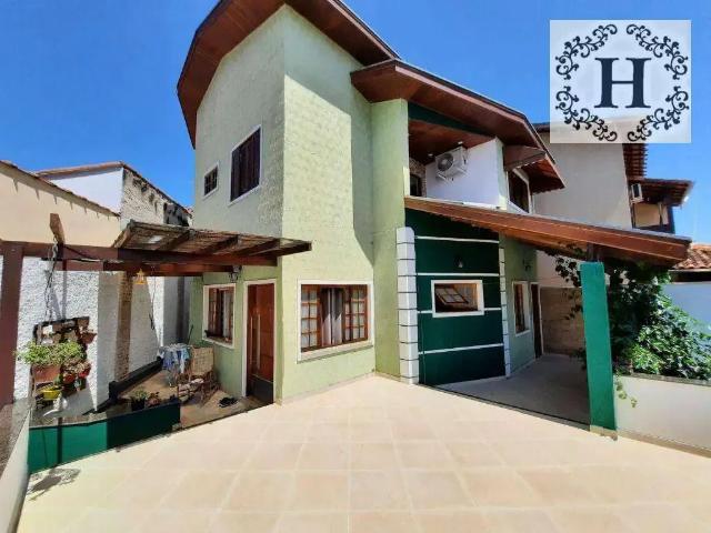 Casa / Sobrado para Locação em Caçapava/SP Borda da Mata 4 Quartos