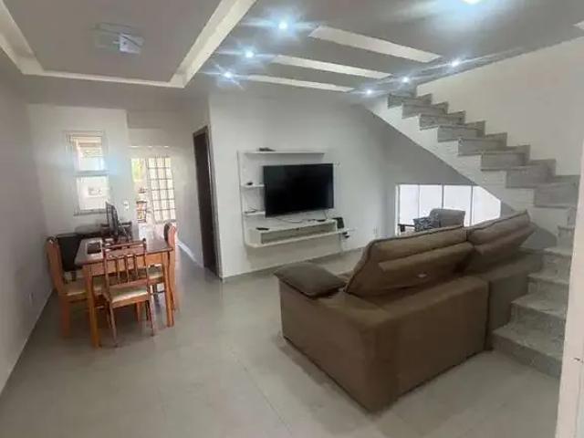 Casa / Sobrado para Locação em Cabo Frio/RJ Foguete 3 Quartos