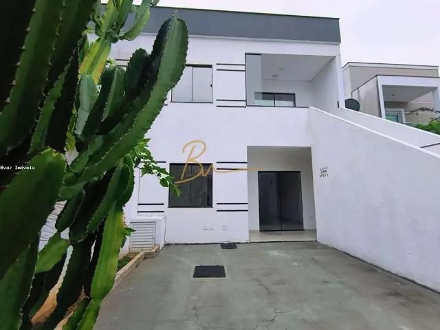 Casa / Sobrado para Locação em Cabo Frio/RJ Portinho 4 Quartos