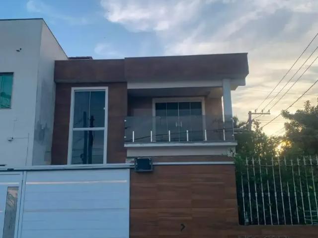 Casa / Sobrado para Locação em Cabo Frio/RJ Palmeiras 4 Quartos