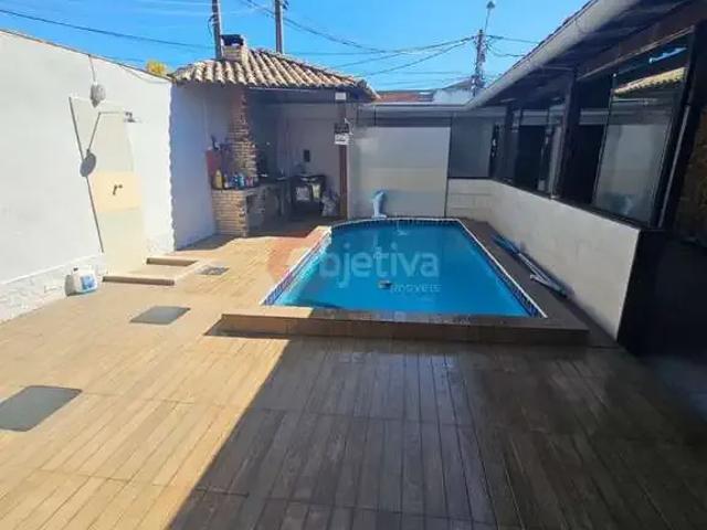 Casa / Sobrado para Locação em Cabo Frio/RJ Parque Burle 5 Quartos