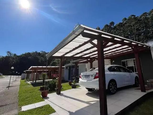 Casa / Sobrado para Locação em Camboriú/SC Areias 2 Quartos