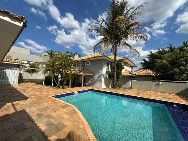 Casa / Sobrado para Locação em Cambé/PR Jardim Tarobá 4 Quartos