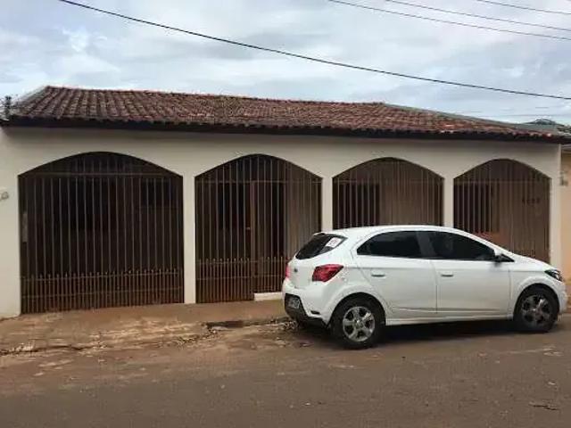 Casa / Sobrado para Locação em Campo Grande/MS Vila Alba 3 Quartos