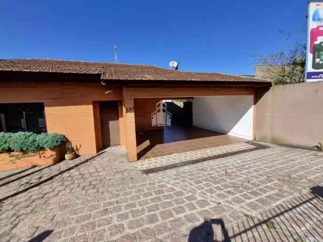 Casa / Sobrado para Locação em Campo Largo/PR Centro 3 Quartos