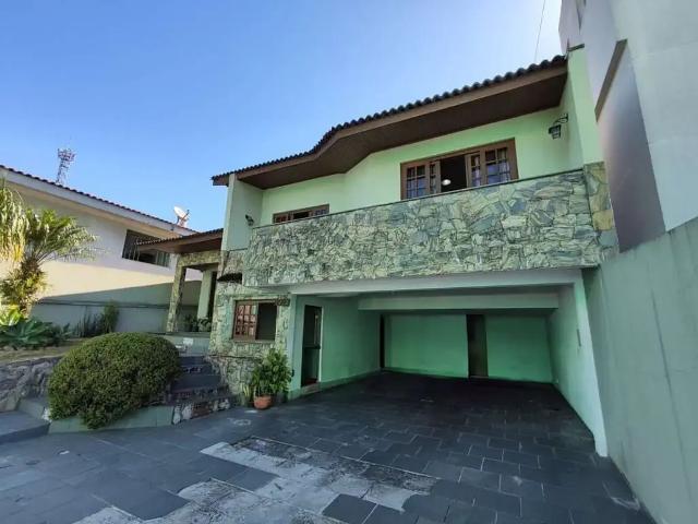 Casa / Sobrado para Locação em Campo Largo/PR Centro 4 Quartos