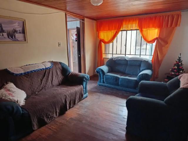Casa / Sobrado para Locação em Campo Largo/PR Jardim Guarany 3 Quartos