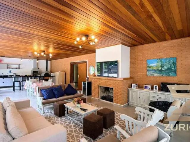 Casa / Sobrado para Locação em Campos do Jordão/SP Jardim das Pérolas 3 Quartos