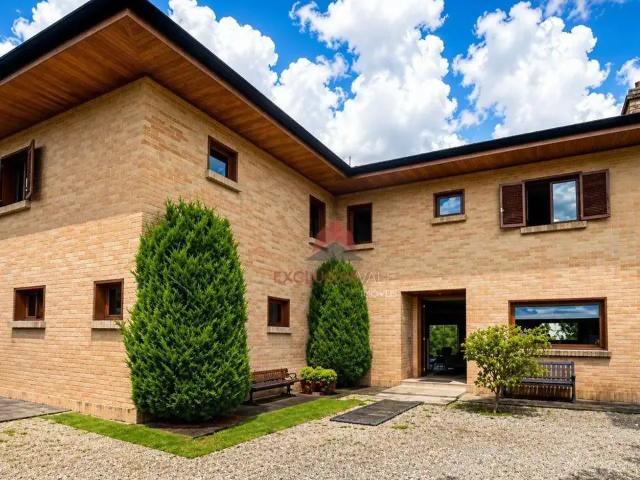Casa / Sobrado para Locação em Campos do Jordão/SP Vila Capivari 4 Quartos