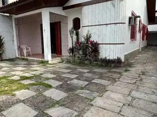 Casa / Sobrado para Locação em Campos dos Goytacazes/RJ Parque Santo Antônio 3 Quartos