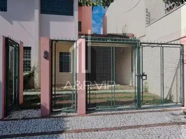 Casa / Sobrado para Locação em Campinas/SP Taquaral 3 Quartos