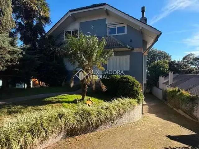 Casa / Sobrado para Locação em Canela/RS Centro 4 Quartos
